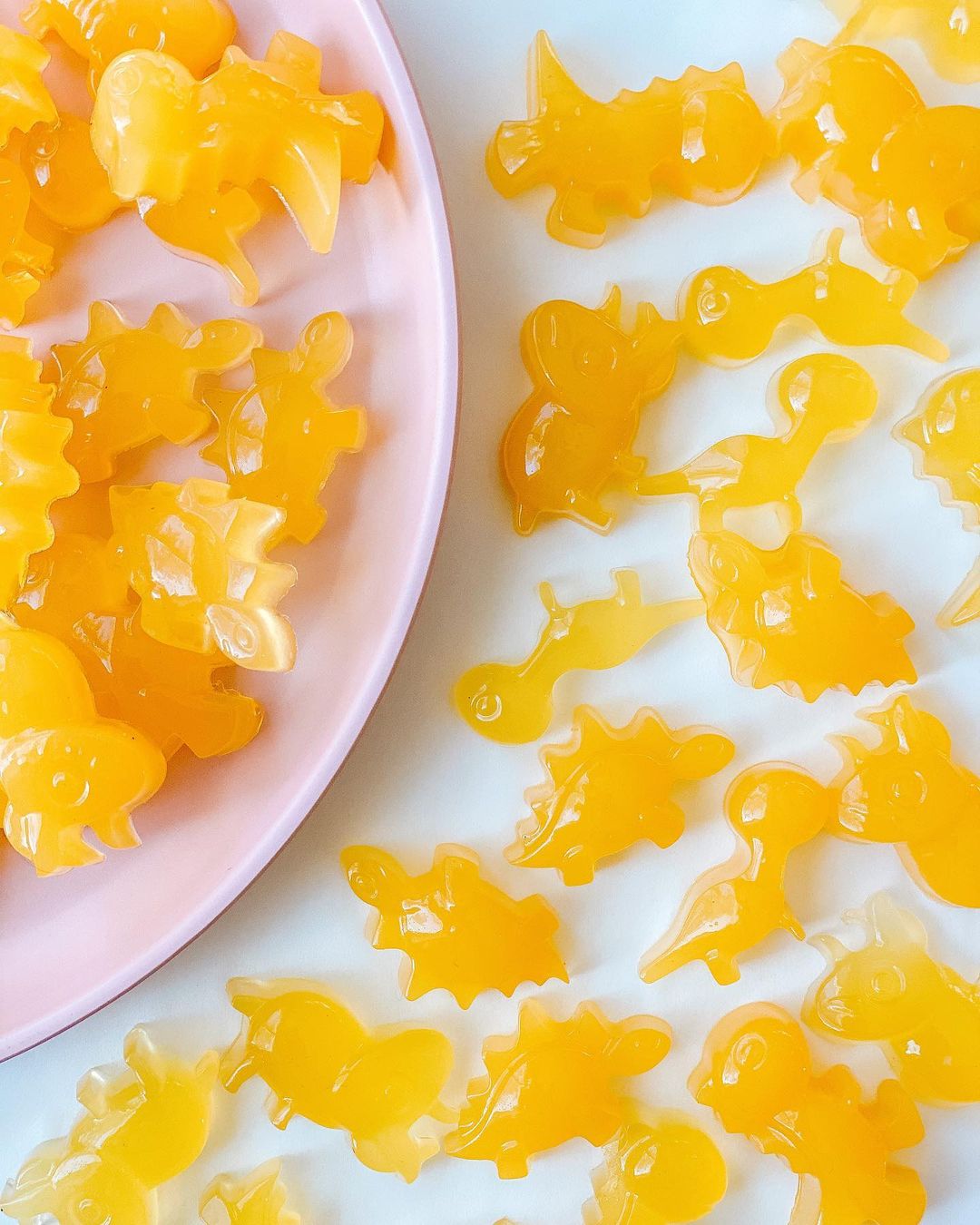 Homemade Fruit Gummies Recipe from @bypaigeashlie - Fooooods.com