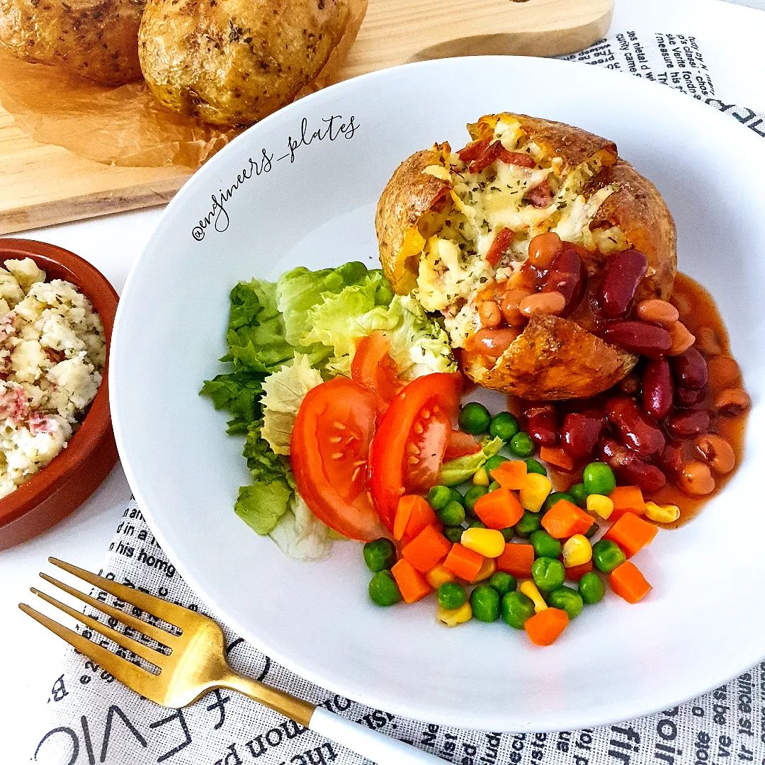 Loaded Jacket Potato from @engineers_plates - ResepMamiku.com