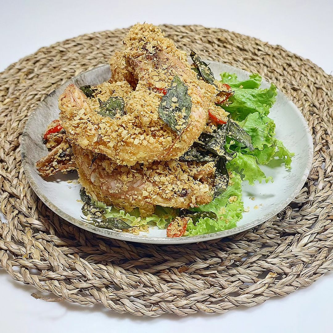 Singapore Cereal Prawns Recipe from @wondernonieskitchen - Fooooods.com