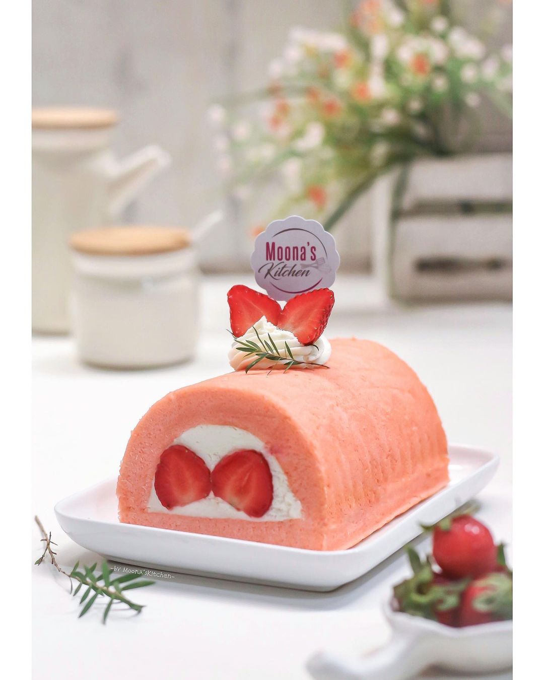 Resep Dojima Roll Strawberry Cake dari @moona_jingga